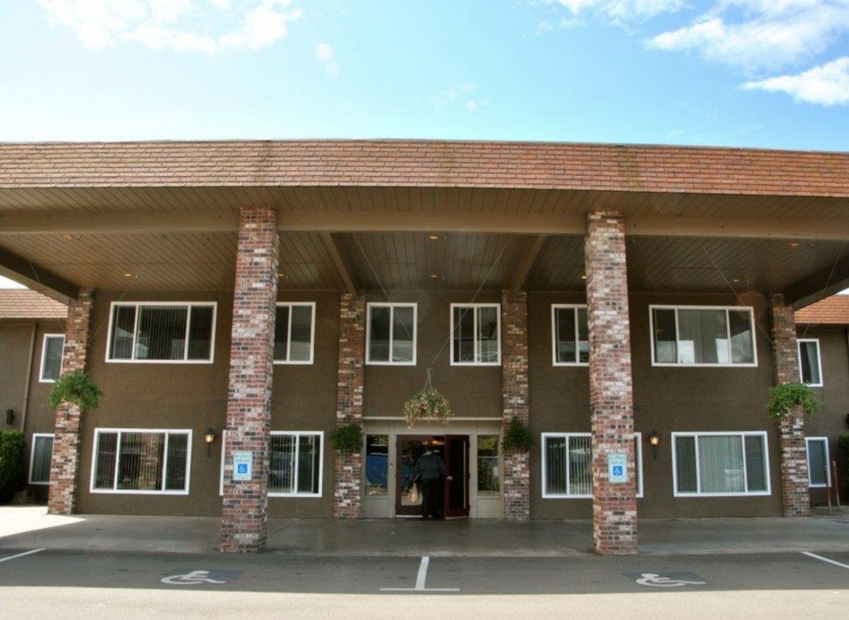 Independent & Assisted Living in Everett, WA | Everett Plaza ...
